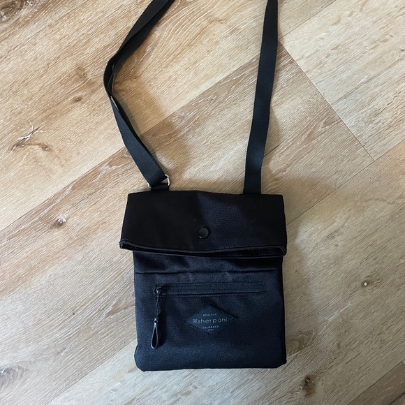 Sherpani | Bags | Sherpani Pica Crossbody Bag Sustainable | Poshmark